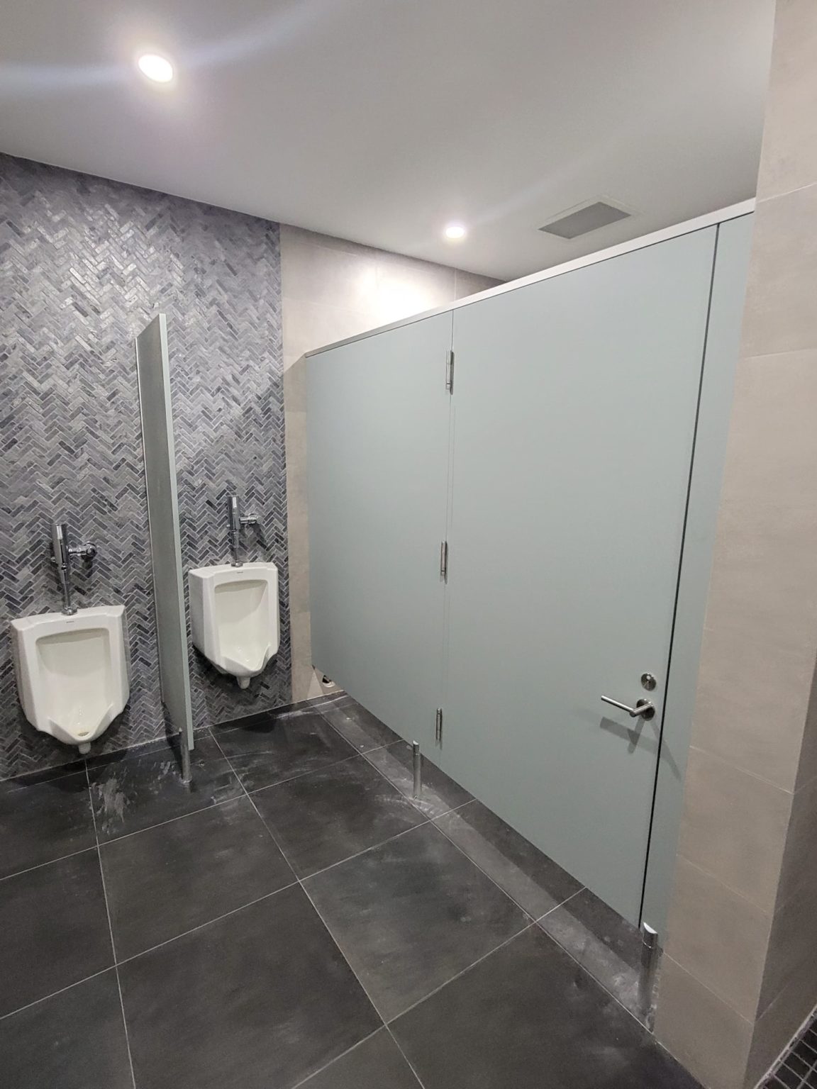 Privada Partitions - Royal Creek Tennis Club - CS Installers